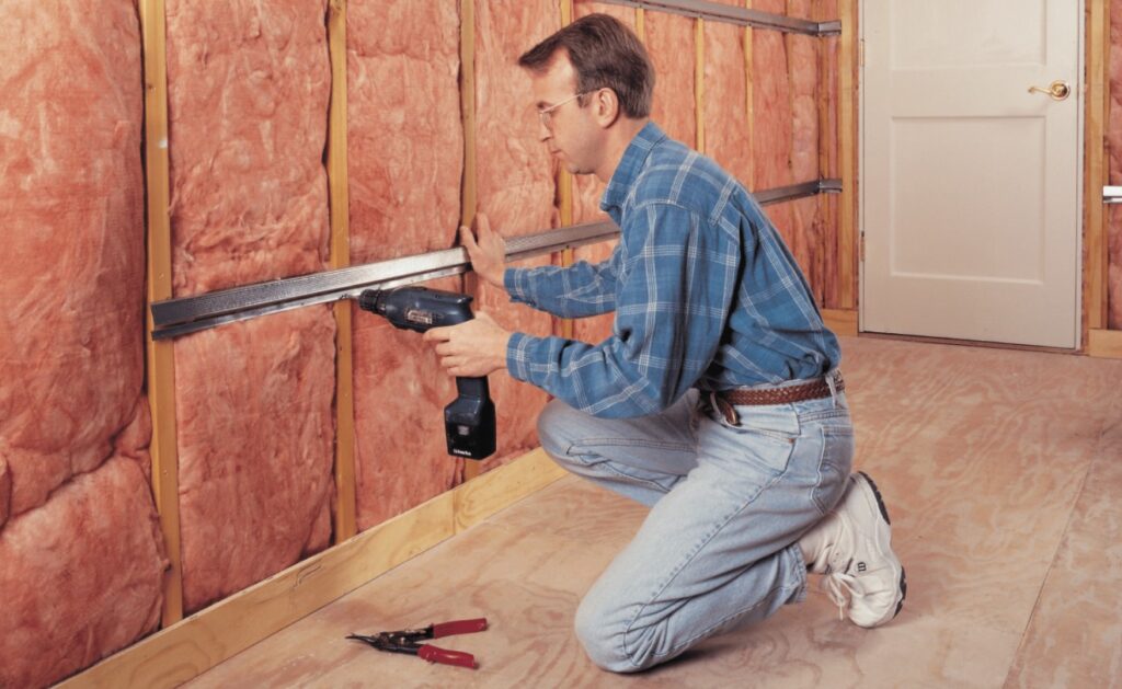 5 Tips on How to Soundproof a Room - Piratebrowser.com