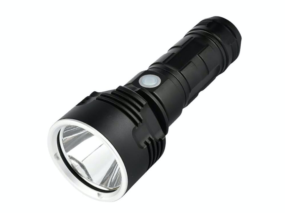 Features To Look For In An Outdoor Torch - Piratebrowser.com